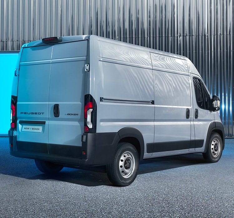 PEUGEOT E-Boxer & Boxer | Electric or Diesel Van